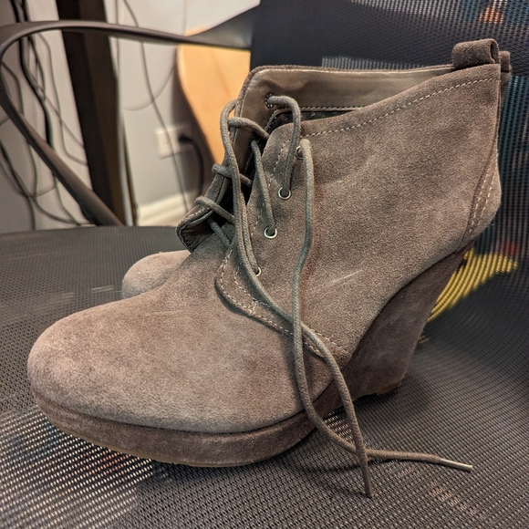 Jessica Simpson | Shoes | Jessica Simpson Size 7 Wedge | Poshmark